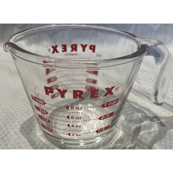 Pyrex | Kitchen | Vintage Glass Pyrex Measuring Cup 4 1 Cup Red Dotted Line Lettering | Poshmark